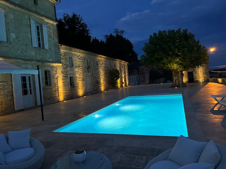 *Château Croûte Charlus* Piscine Chauffée 12 Pers. - Blaye