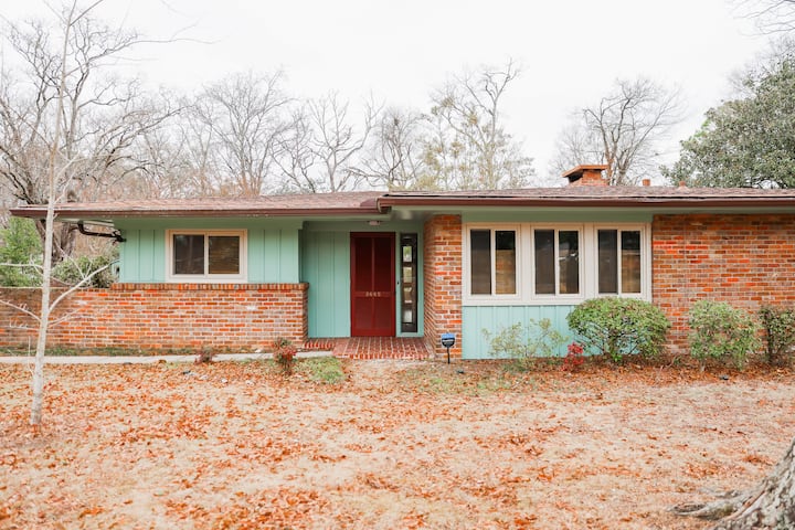 Experience Mid-century Modern At Its Best! - Montgomery, AL