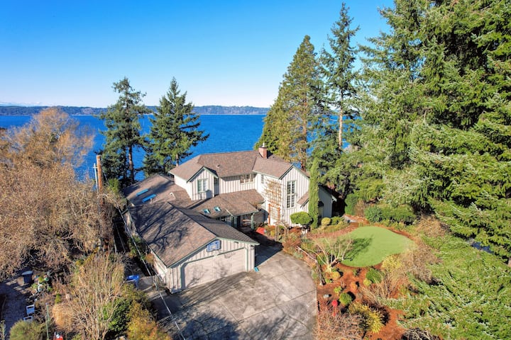 Dash Point Vista | Family Friendly & Large Hot Tub - Federal Way, WA