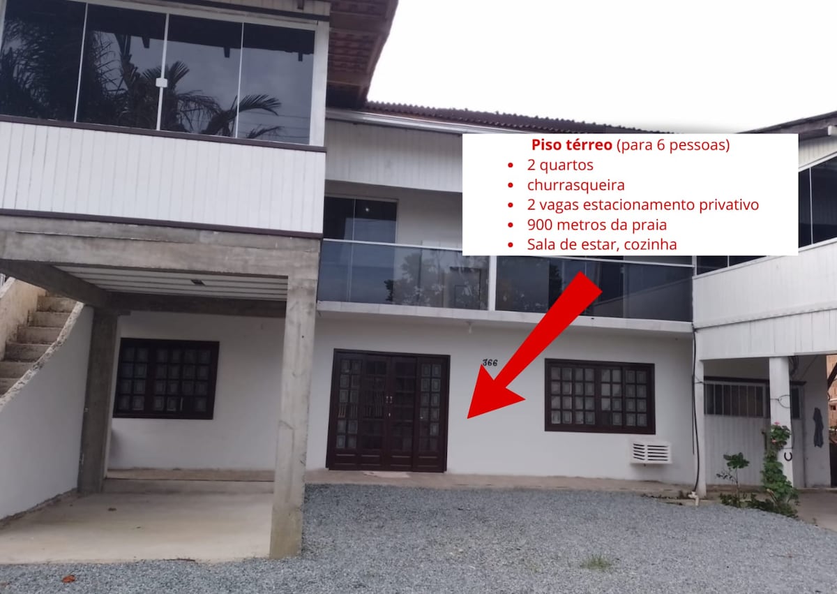 Single-story house in Enseada 900 meters from the beach - Houses for ...