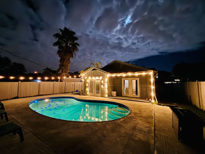 Private Pool Home Near Srq, Downtown & Beaches - Sarasota, FL