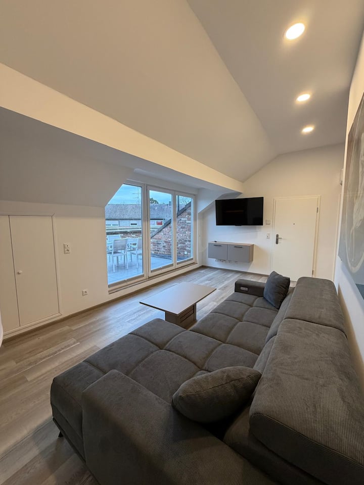 Möblierte Dachgeschosswohnungen Mit Terrasse - Cologne