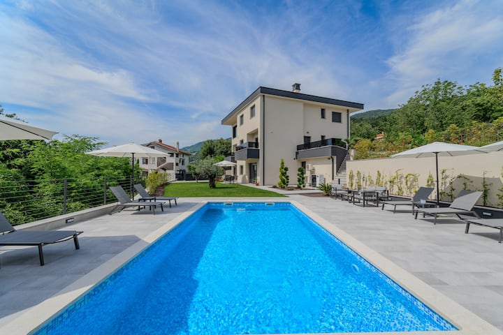 Laurier Apartments Purple – Pool And Ev Charger - Lovran