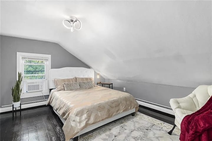 Private Floor In Providence - Providence