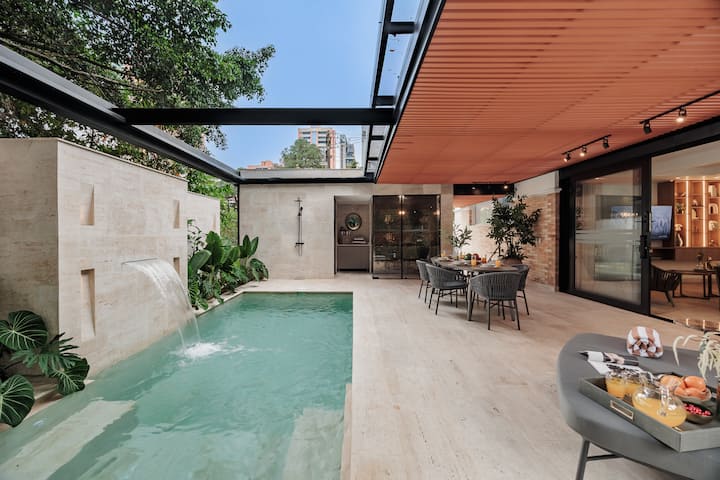 Villa Bonita Del Poblado - Private Luxury Estate - Medellín