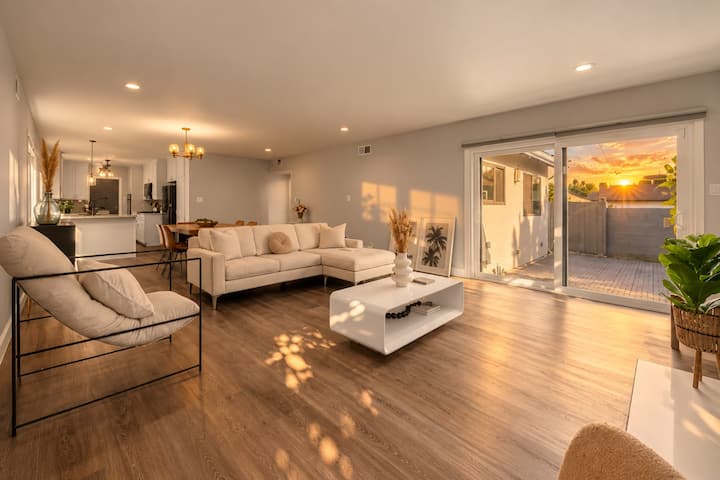 ৎ୭ Valerio Luxe Escape  Spacious Modern Home ৎ୭ - Los Angeles