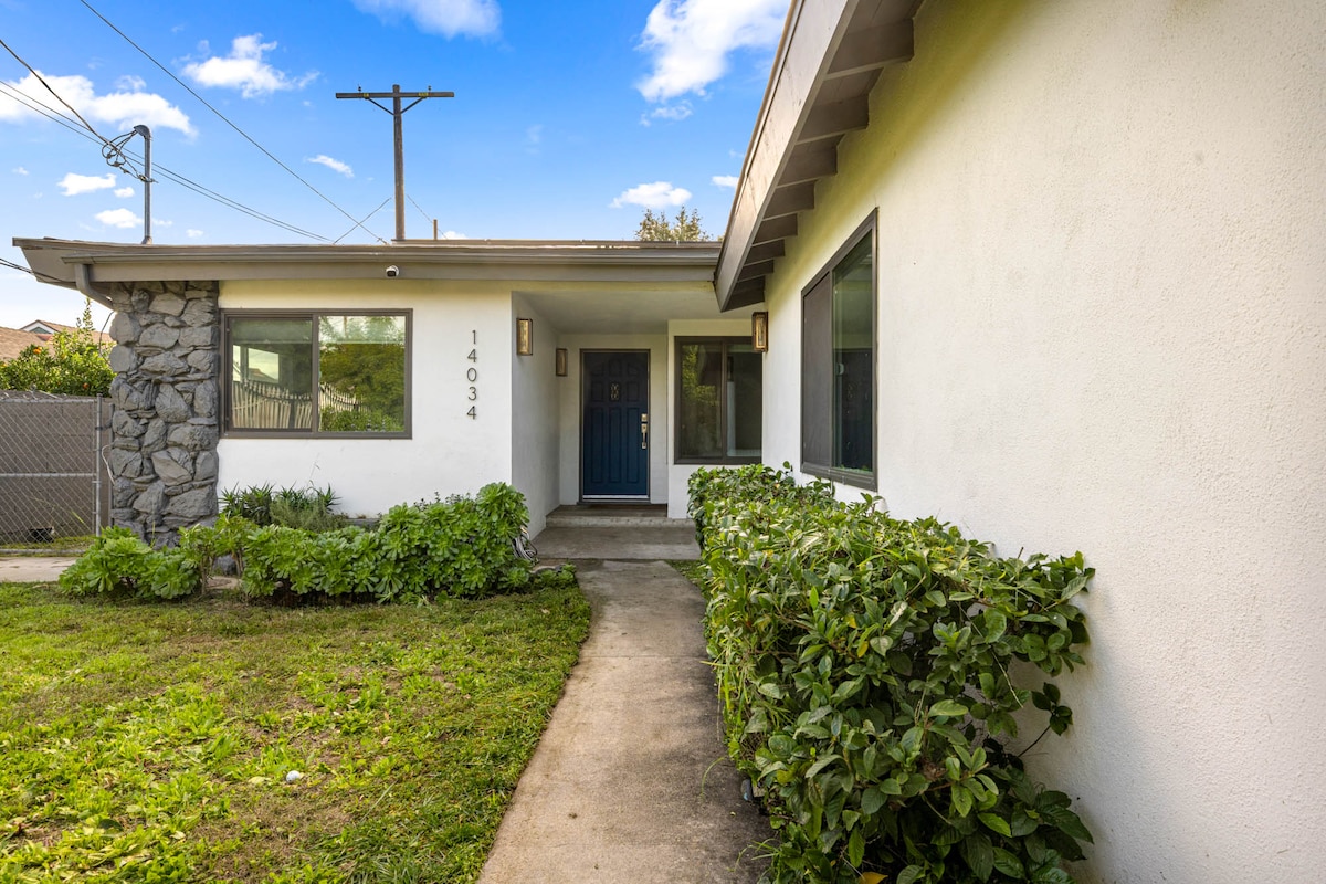 ৎ୭ Valerio Luxe Escape – Spacious Modern Home ৎ୭ - Houses for Rent in ...