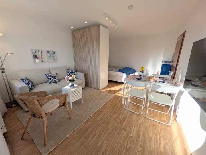 Premium Furnished 2-room Apartment – All-inclusive - München