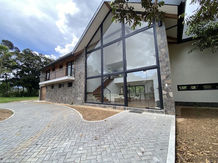 Steinhaus | Naturaleza, Calma Y Confort - Pasco