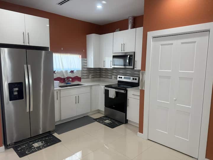 Spacious 4br Island Duplex | Entire Home - Cayman Islands