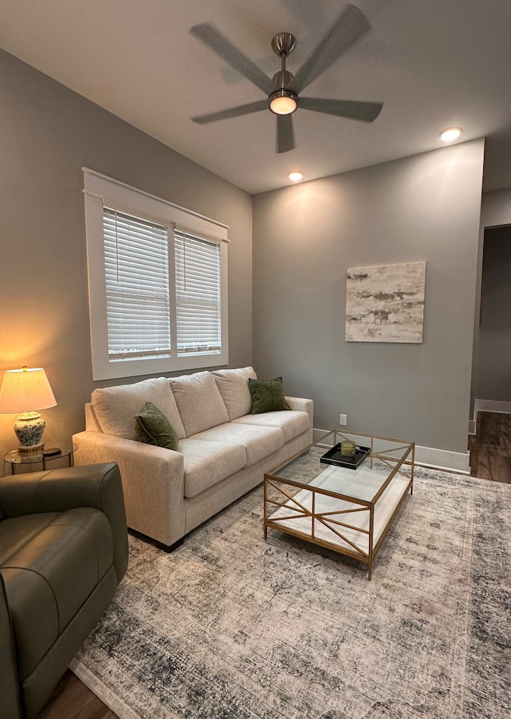 The Emerald Hour Loft - Florence, AL