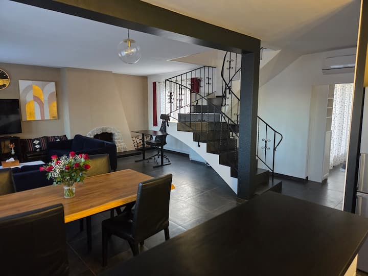 Grand Duplex Bien Situé (Garage Avec Prise) - Saintes