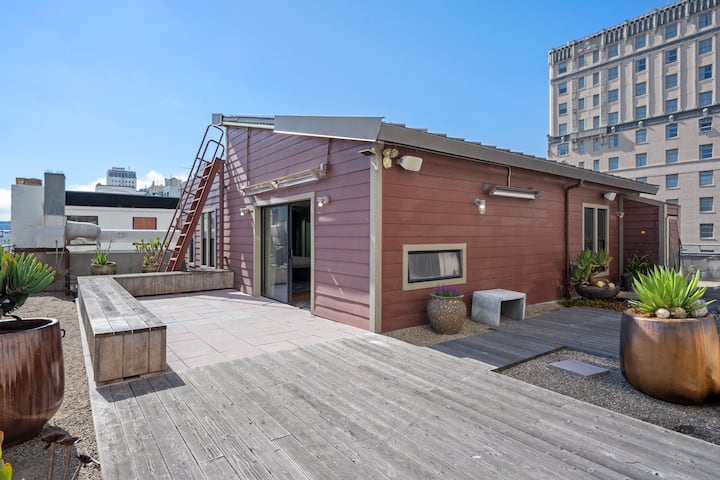 Private Rooftop Penthouse With Hotel Amenities! - San Francisco, CA
