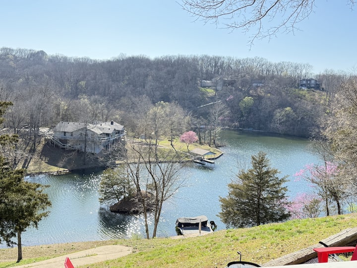 Lakefront W/ Hot Tub & Dock | 2 Min To Oz Trails - Bella Vista, AR