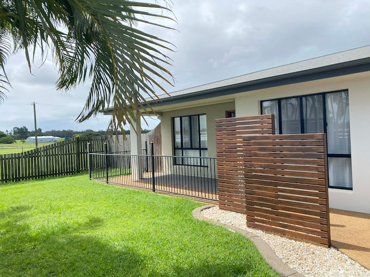 Country Calm On Moore Park Rd - Oakwood