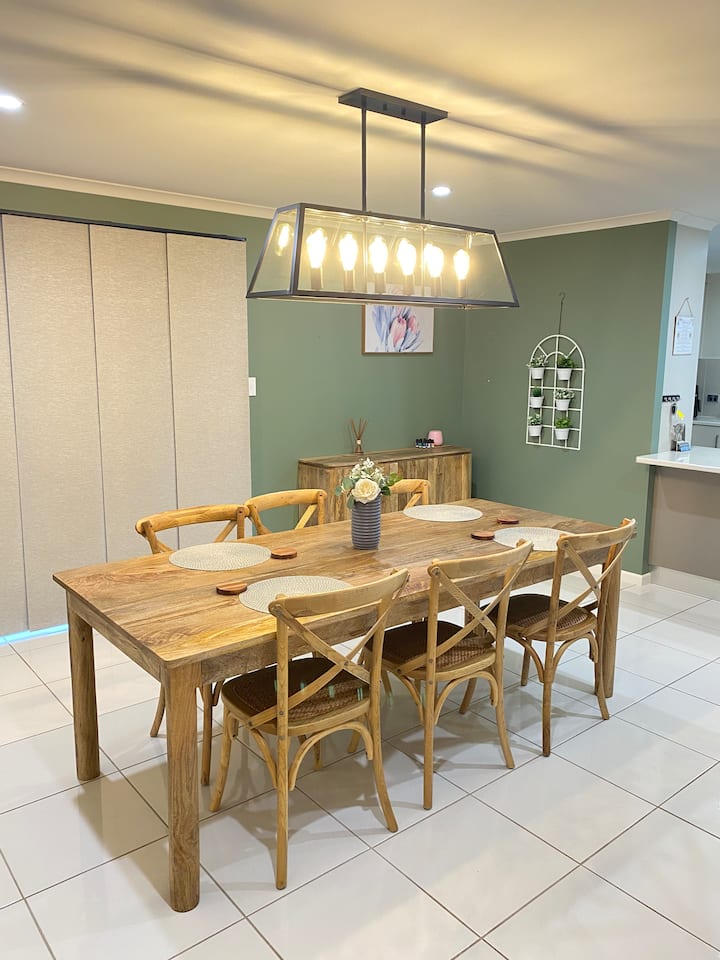 Country Calm On Moore Park Rd - Oakwood