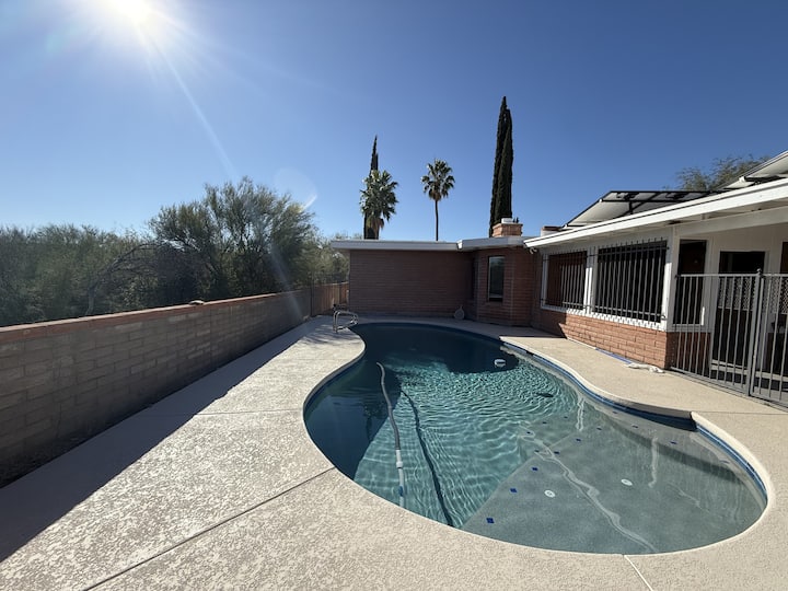 Westside Desert Oasis Minutes From Gem Show - Tucson, AZ