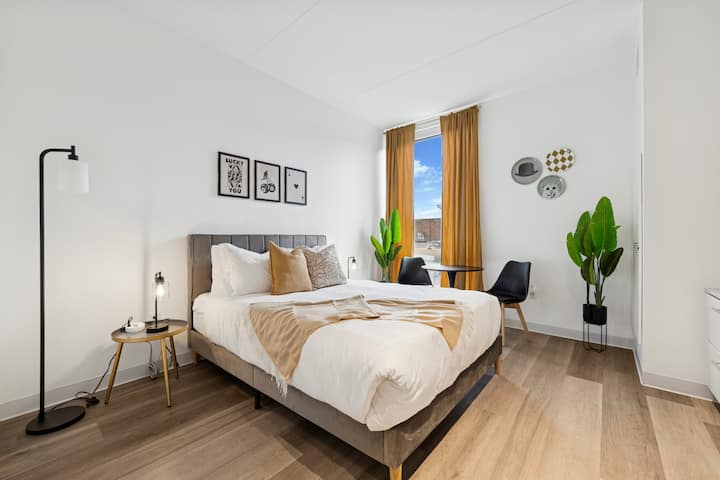 The Franklin Suite | Graduate Hospital - Wynnefield - Philadelphia