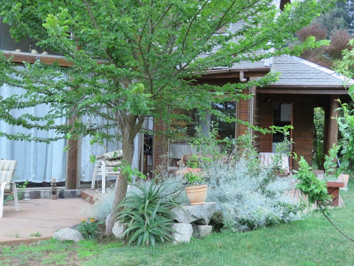 Una Casa En El Jardín - Tome