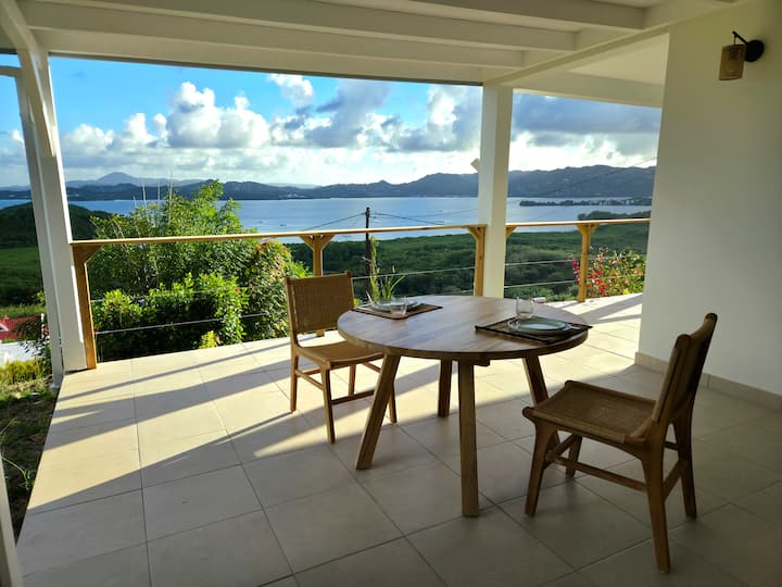 Bas De Villa Avec Vue Sur La Baie Du Robert - Martinique