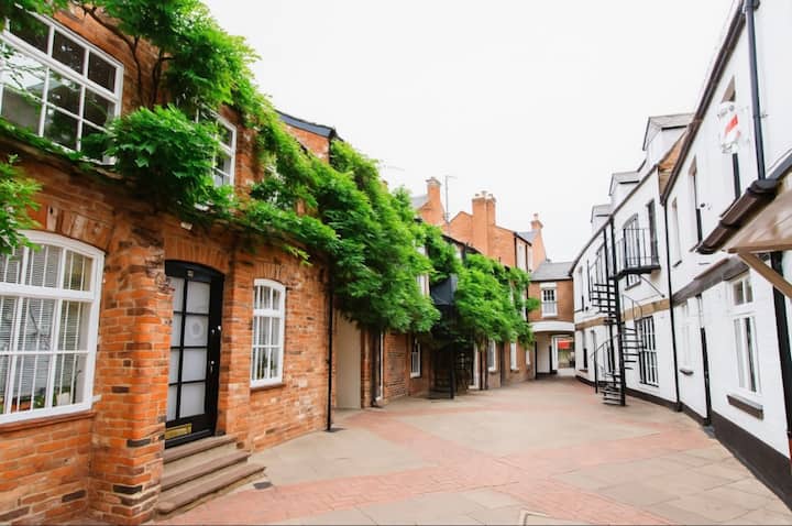 Beautiful 2-bed Apartment | Central Banbury - Banbury