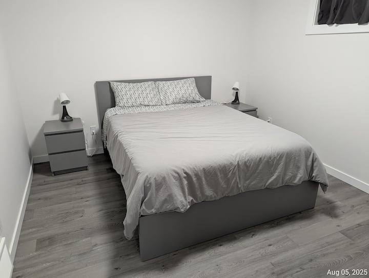 New Build.private Basement.10mins To Airport - 리덕