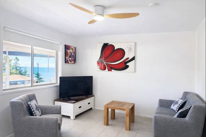 Private Entire Apartment With Waterfront Views - Redcliffe