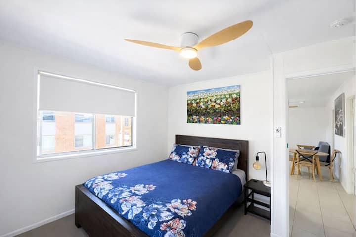 Private Entire Apartment With Waterfront Views - Redcliffe