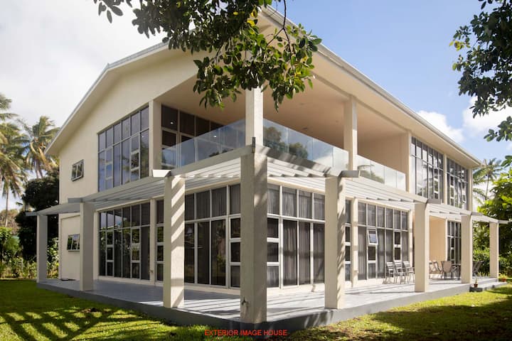 Luxury Residence In Premier Gated Community - Tonga