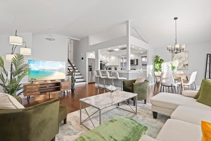 Comfy Cove: 3br-2bt *New* W/ 2 Living Rooms - Skokie, IL