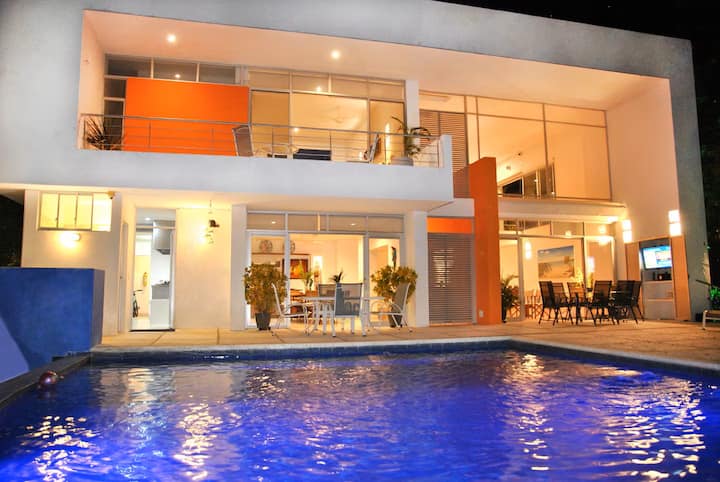 Casa De Lujo Con Piscina Privada | Girardot - Girardot