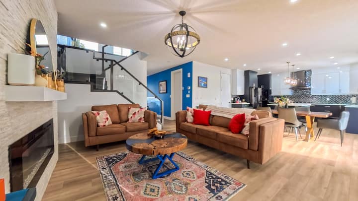 Executive Home-3 King, Chef’s Kitchen, Office - Edmonton