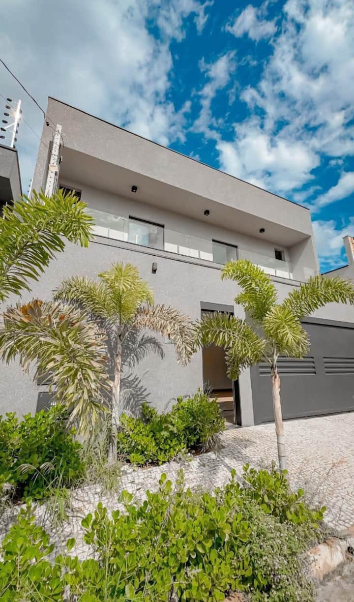 Casa De Alto Padrão, Conforto E Segurança! - Franca