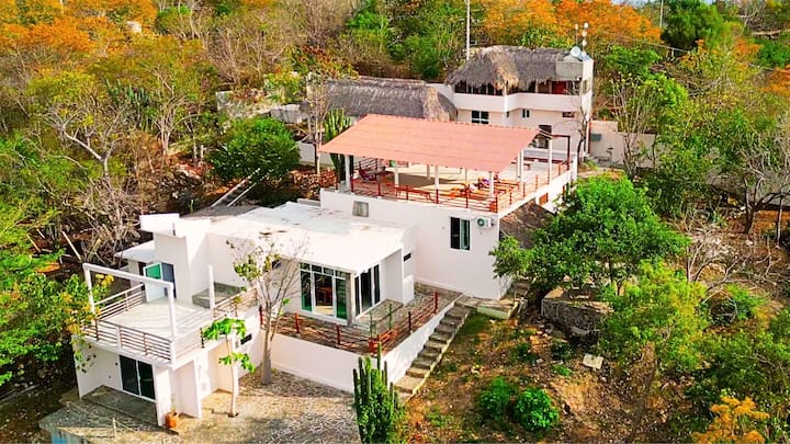 Santuario Privado: 5 Suites & 5000 M² |Casainspira - Mazunte