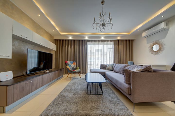 Forum Collection / 3bd & 2bd Apts / Sleeps 10 Ppl - 몰타