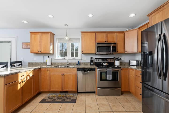 White Mountain Stay Mins To Cranmore & Story Land - North Conway, NH