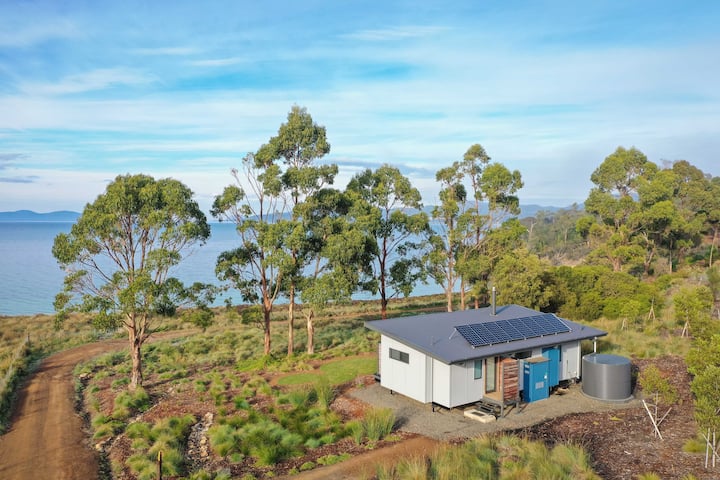 Two Bedroom Off-grid Beach Shack - Maria Island National Park