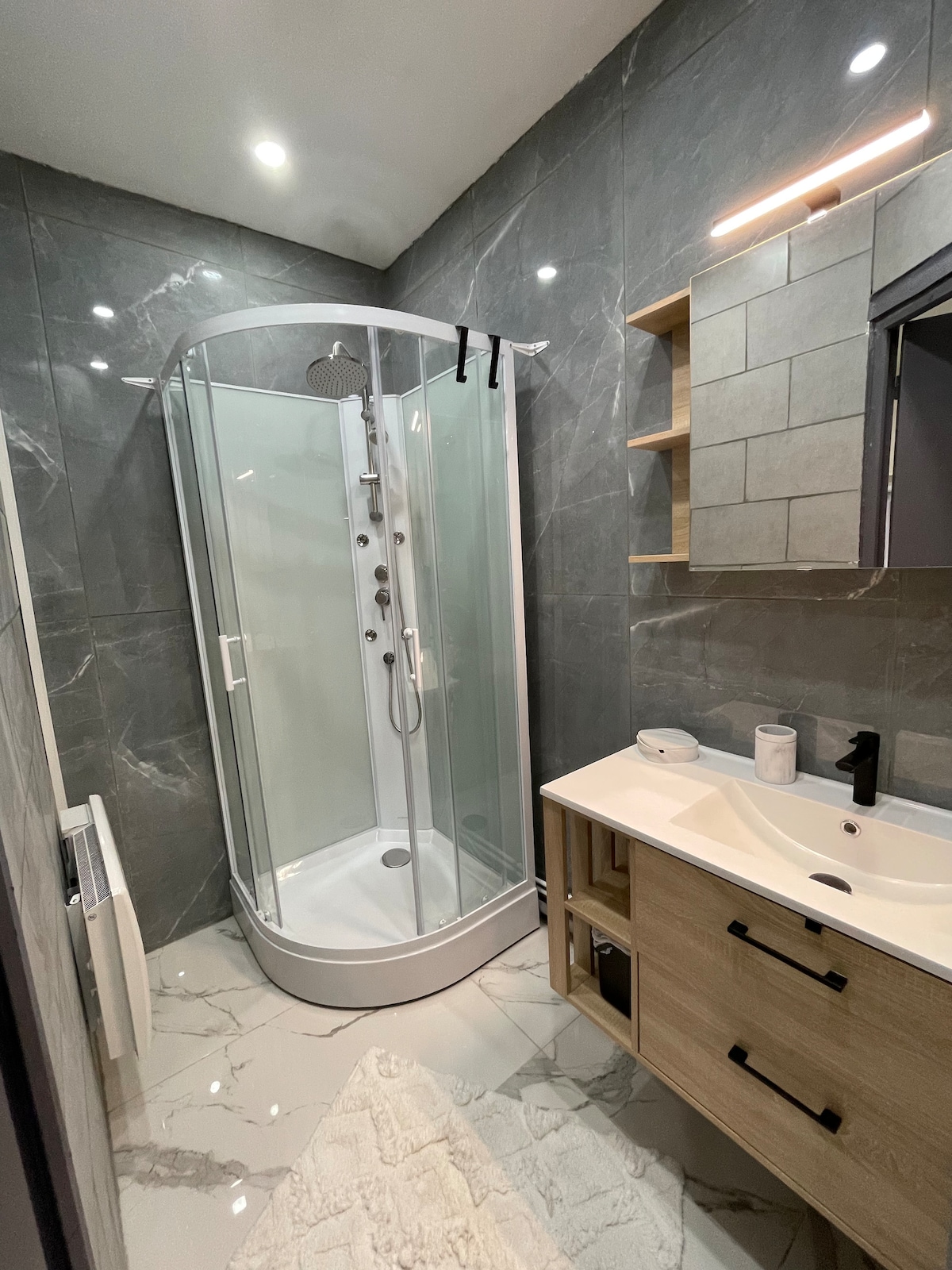 Maison - Jacuzzi - Maisons à louer à Mulhouse, Grand Est, France - Airbnb