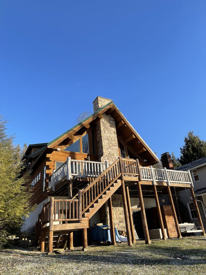 Lake Harmony Log Cabin - Lake Harmony, PA
