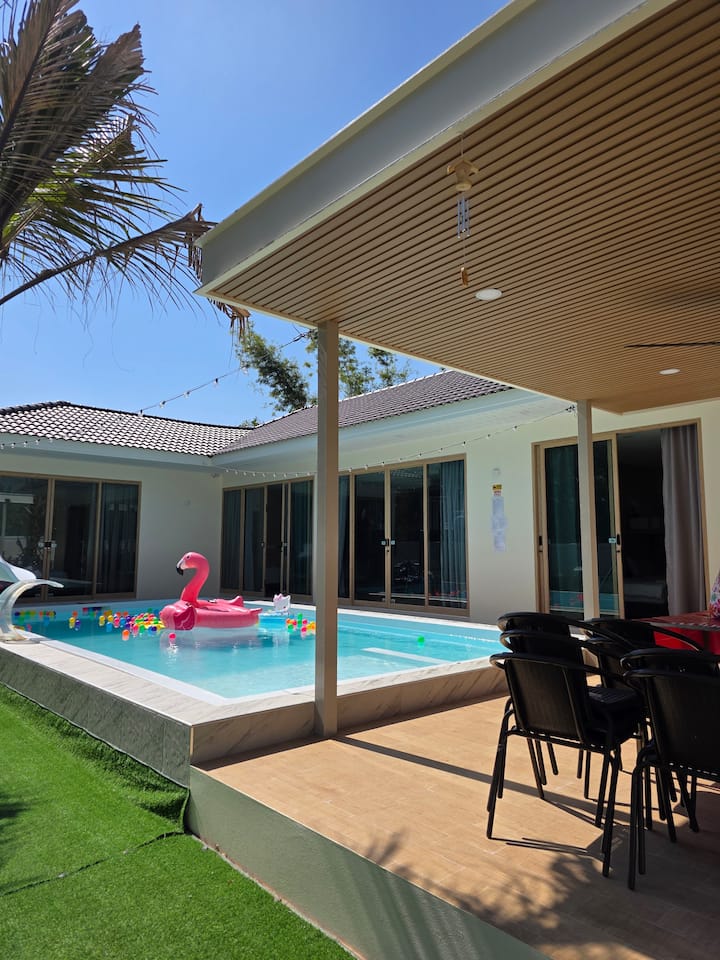 Praew Pool Villa - Buriram