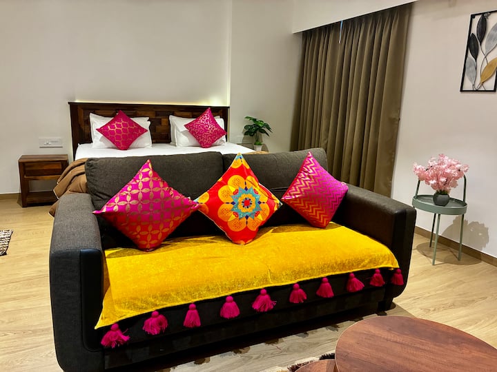 Harmony Home -Luxe Apt Near  Airport / Symbiosis - Pune