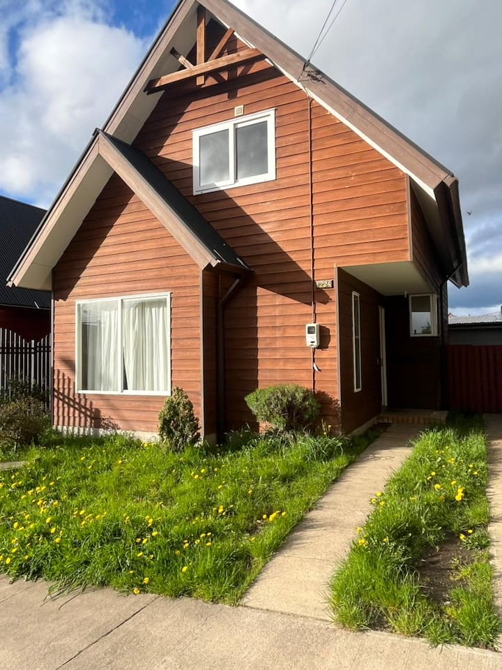 Cómoda Casa En Zona Tranquila Y Residencial - Coyhaique