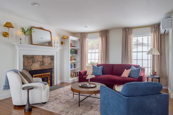 Bespoke Litchfield - Spacious, Hot Tub, Game Room - Litchfield, CT