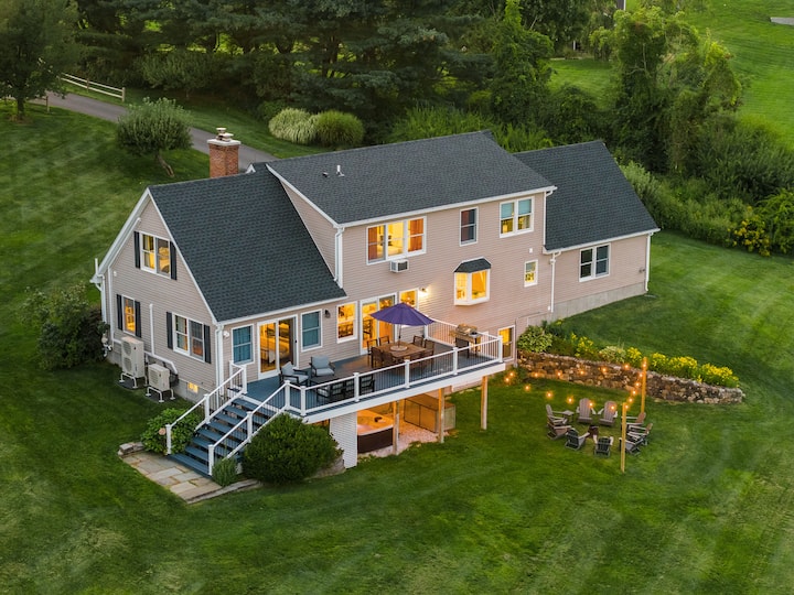 Bespoke Litchfield - Hot Tub, Game Room, Fire Pit - Connecticut