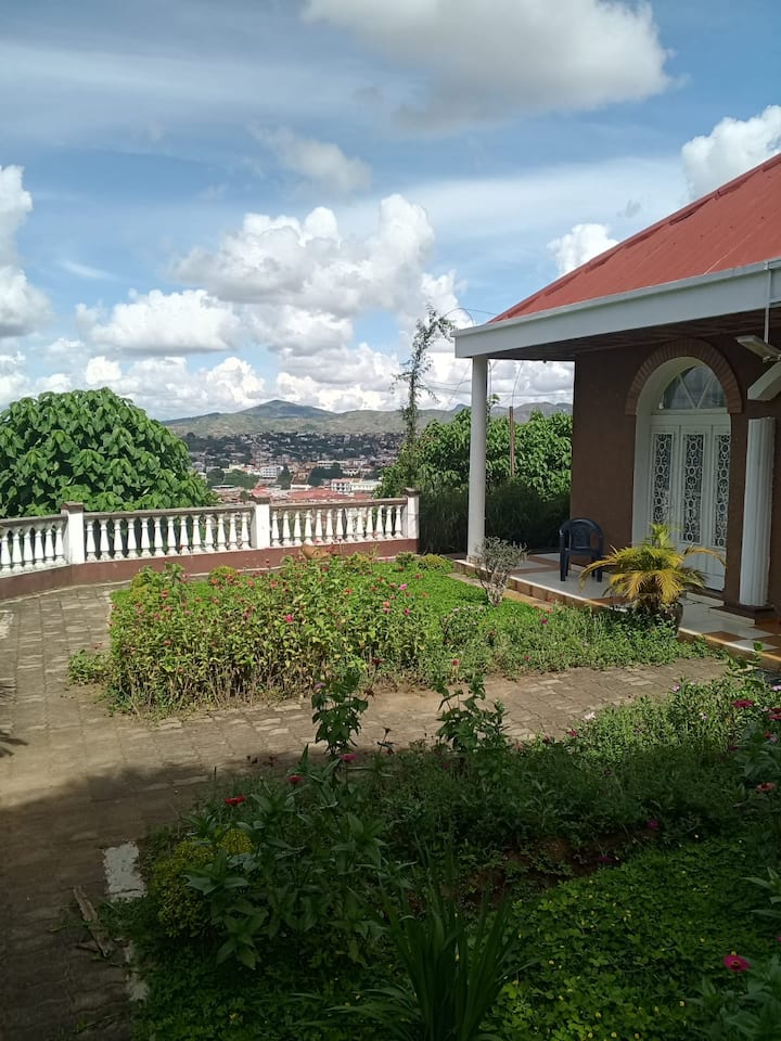 Panorama D’exception Sur La Ville - Madagascar