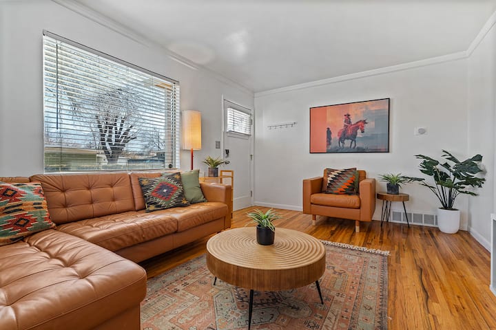 Modern Retro Charm-highend/ Work/central/ Parking! - Salt Lake City, UT