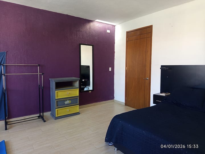 Amplía Casa, Cerca De Todo Lo Que Necesitas. - León