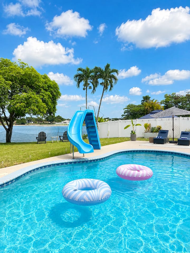 Lakefront Coastal Getaway/private Pool~4br~sleep10 - Coconut Creek, FL