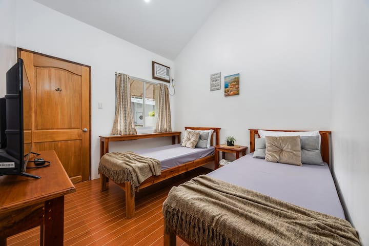 Tropical Stay In Moalboal Twin Room With Toile - Moalboal