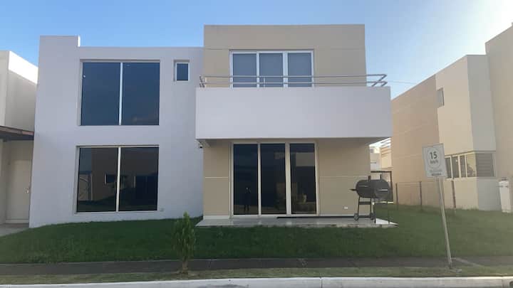 Casa Familiar Fresca 6 Aires Acondicionados. - Aéroport de Panama-Tocumen (PTY)